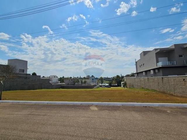 Terreno à venda com 720m² no Condomínio Residencial Evidence