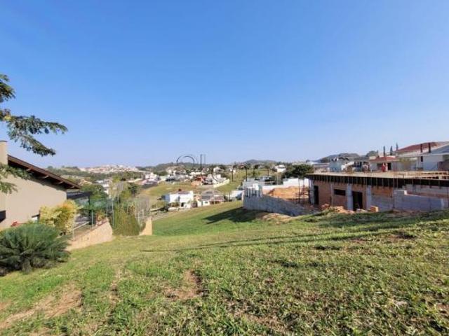 Terreno à venda com 810 m² no Condomínio Residencial Terras De Santa Teresa, no