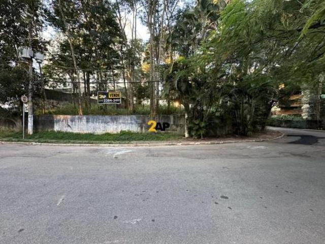 Terreno à venda com 915m² por R$ 1.800.000,00 na Vila Andrade / Morumbi