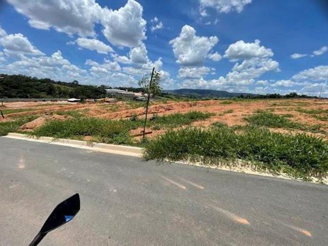 Terreno a venda condomínio Villagio Engordadouro