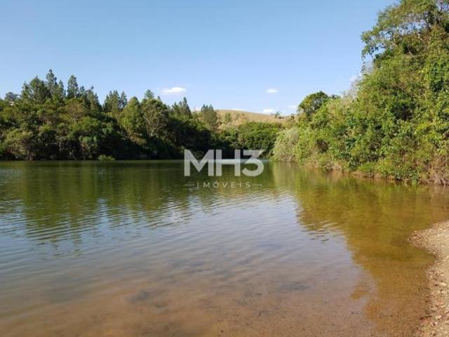 Terreno à venda, cerca de 1.630m², declive no Cond. Morada das Nascentes, Joaqui