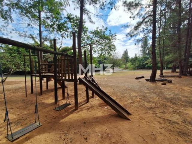 Terreno à venda, cerca de 2.590m², plano, com vista no Cond. Morada das Nascente