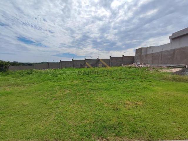 Terreno à venda de 260m² plano no Condomínio Soleil