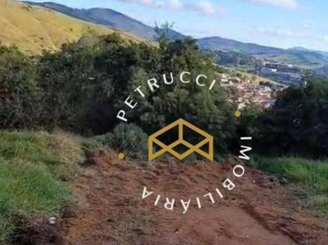 TERRENO À VENDA DE 600 M² NO CENTRO DE PIRACAIA/SP