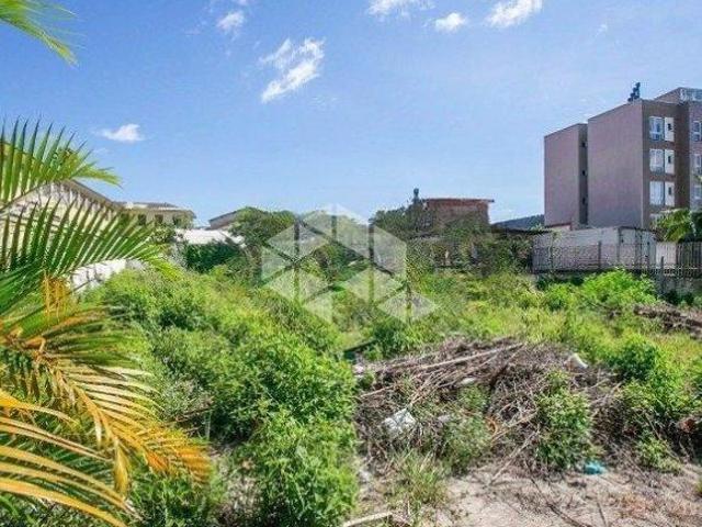 Terreno à venda, de 630m² no bairro Medianeira, em Porto Alegre