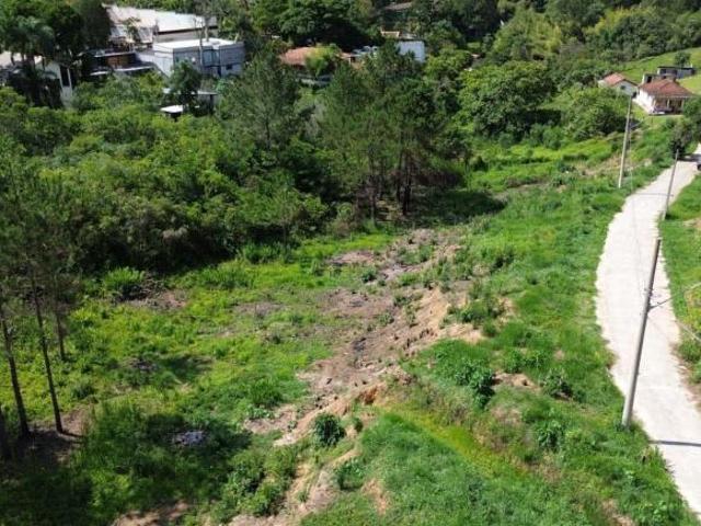 Terreno à venda de 900 m², Pirucaia, Mairiporã, SP