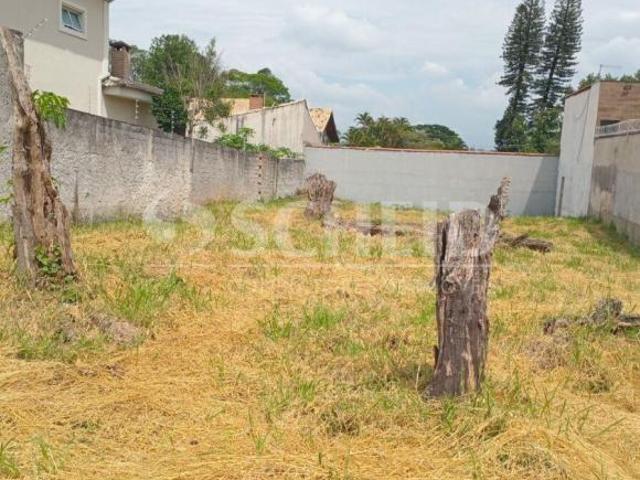 Terreno a venda dentro do bolsão de Interlagos ao lado do laguinho