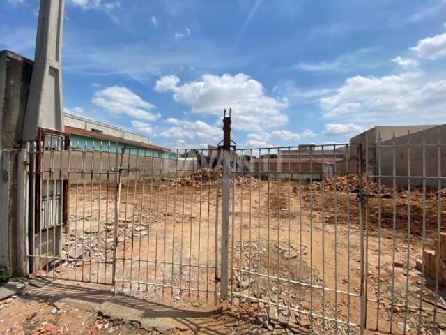 terreno á venda e para aluguel em Vila Industrial