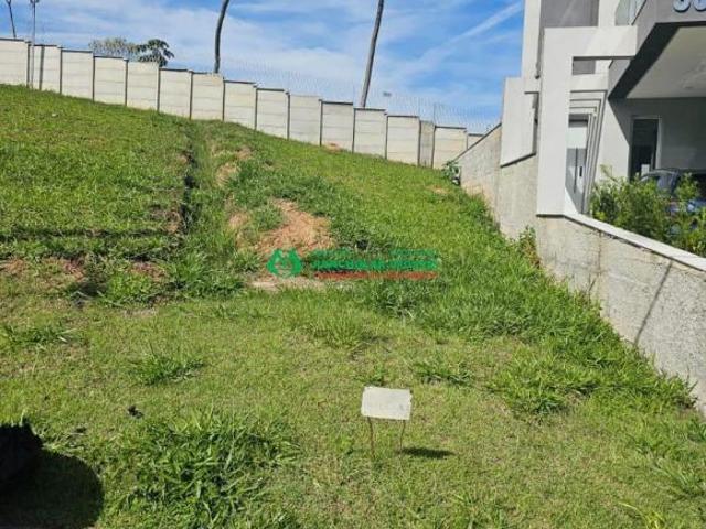 Terreno à venda em Cotia