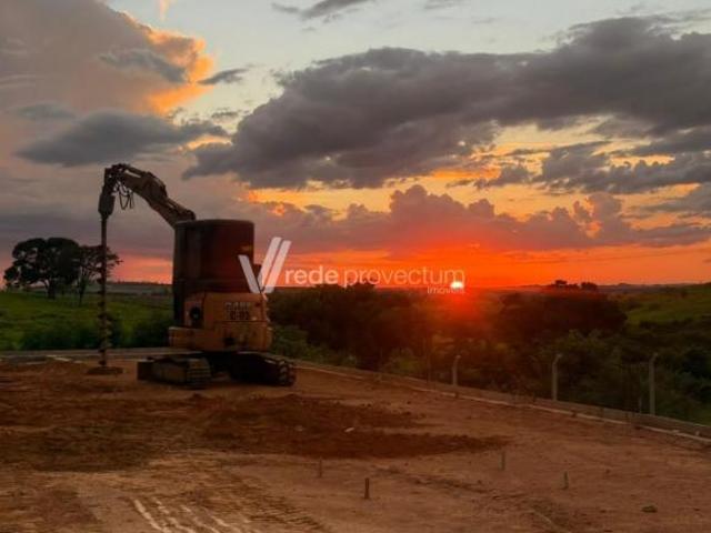 terreno à venda em Colinas do Castelo