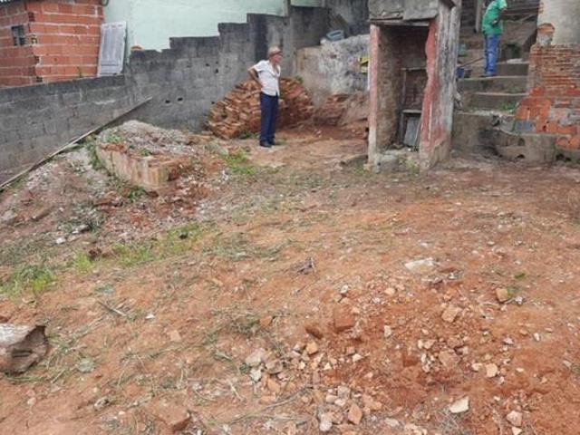 Terreno à venda em Colônia