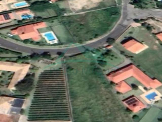 Terreno a Venda em Condomínio