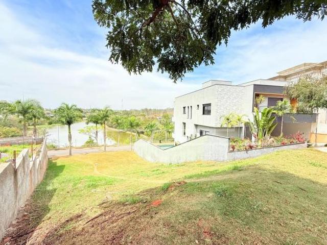 Terreno à venda em Condomínio Vale das Águas