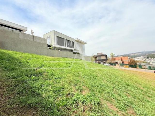 Terreno à venda em Condomínio Vale das Águas