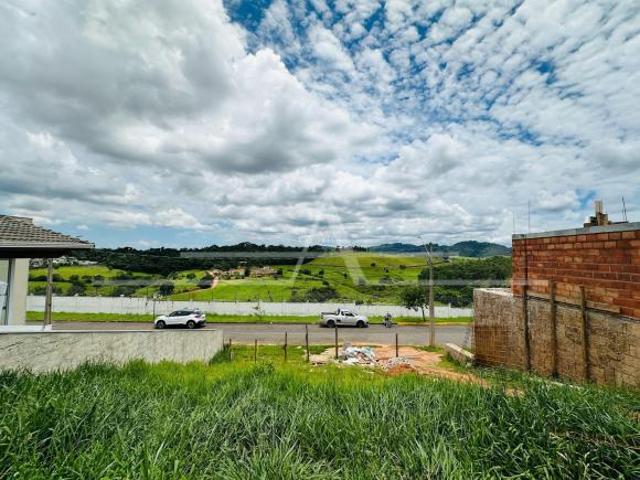 Terreno à venda em Condomínio Villa Real de Bragança