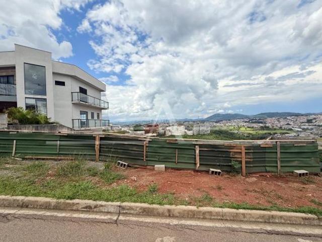 Terreno à venda em Condomínio Villa Real de Bragança