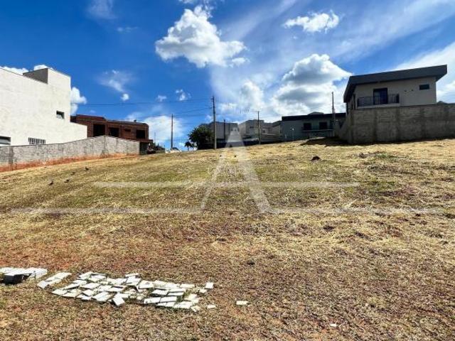Terreno à venda em Condomínio Villa Real de Bragança