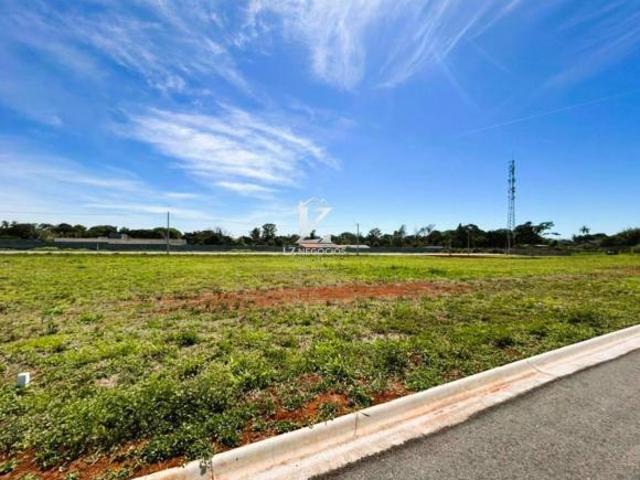 Terreno à venda em Condomínio Villagio Brunelli Jardim Colonial I