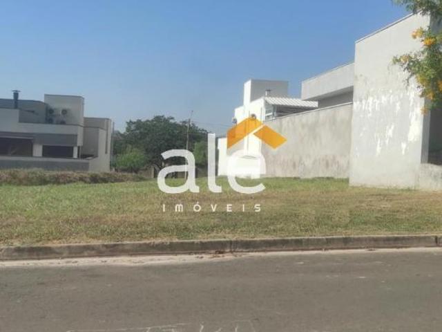 Terreno à Venda em Condomínio com 250m² de Área