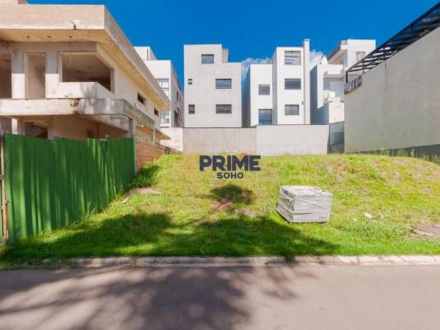 Terreno á Venda em Condomínio Clube no Santa Cândida