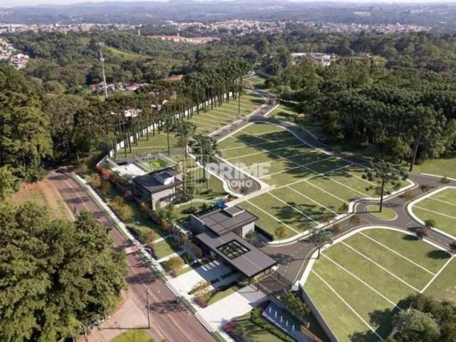 Terreno à Venda em Condomínio Clube de Alto Padrão