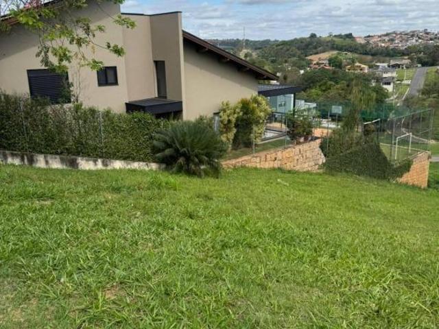 Terreno à Venda em condomínio de alto padrão Terras de Santa Teresa