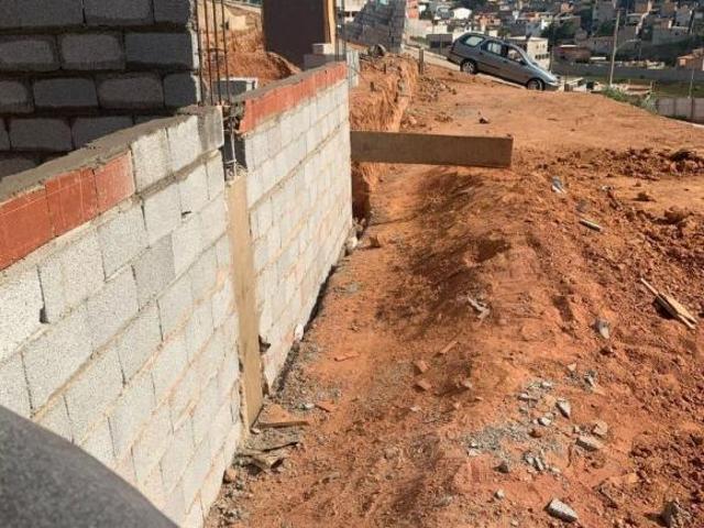 Terreno á venda em Condomínio em Parque Santa Bárbara