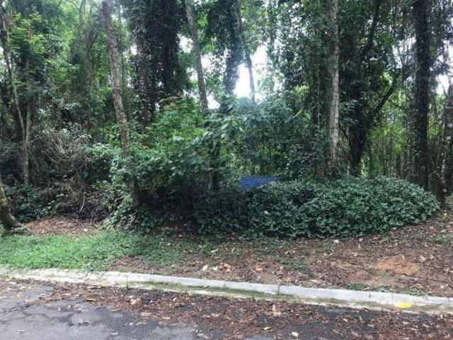 Terreno à venda em condomínio fechado na Granja Viana!