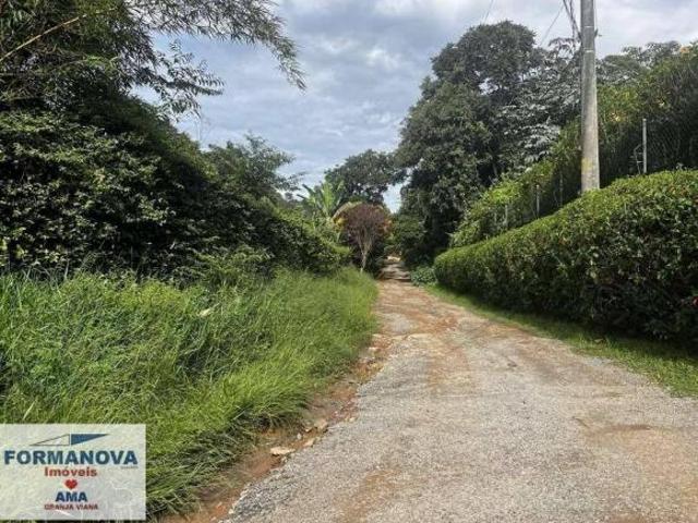 Terreno à venda em condomínio fechado na Granja Viana