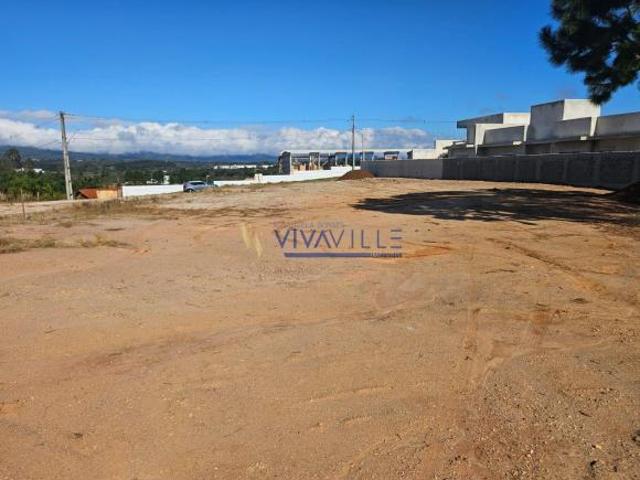 Terreno à Venda em Condomínio Fechado, com 4.265m²