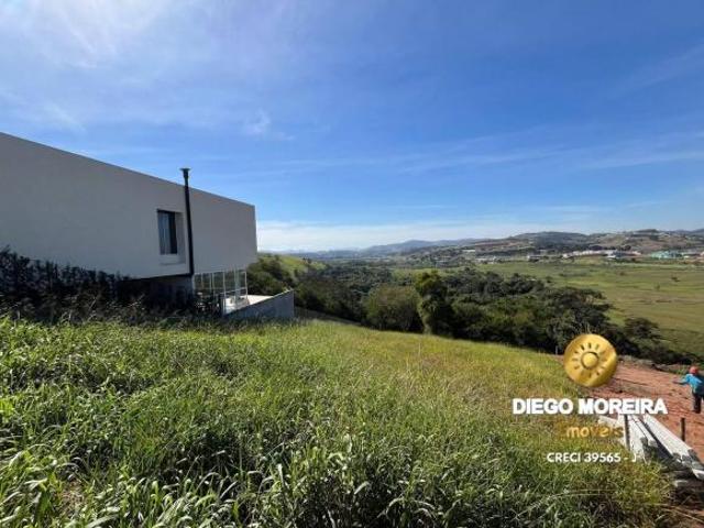 Terreno à venda em condomínio fechado de Atibaia com linda vista panorâmica