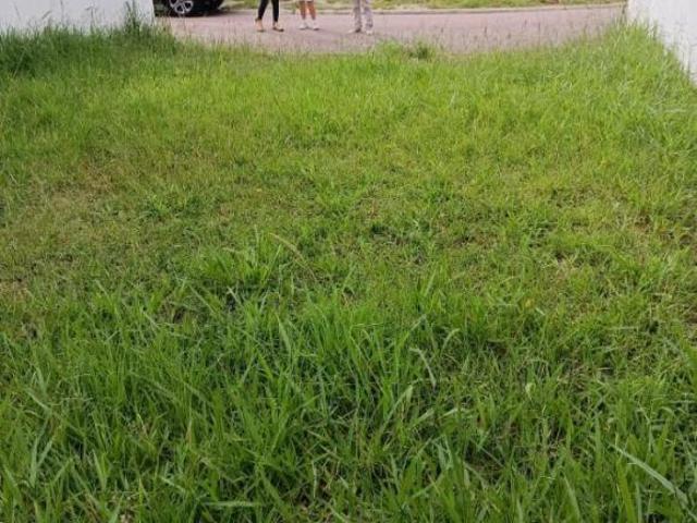 Terreno à venda em condomínio fechado