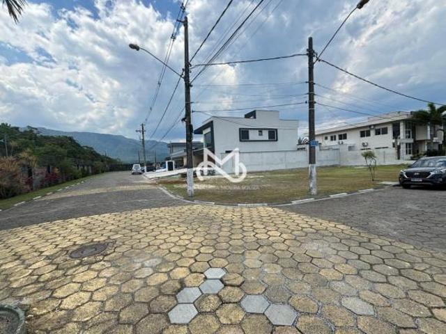 Terreno à venda em Condomínio no bairro Maitinga em Bertioga/SP