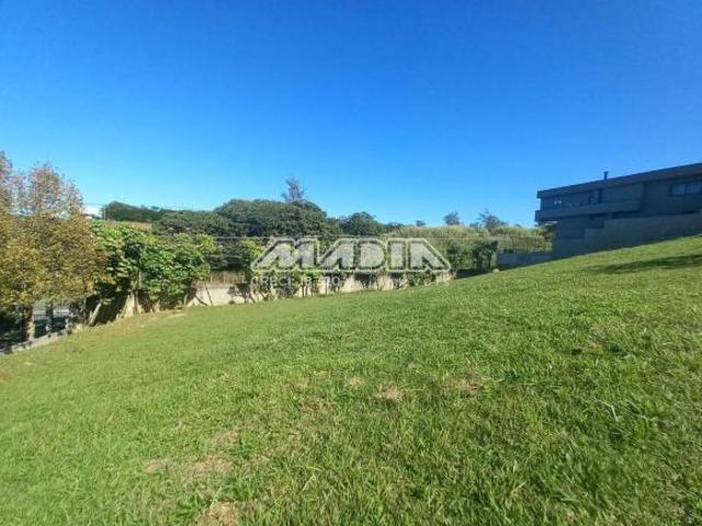 terreno à venda em Condomínio Residencial Vila Lombarda