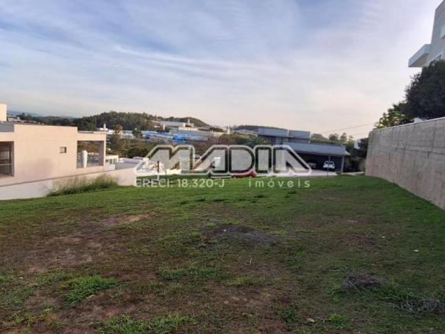 terreno à venda em Condomínio Residencial Vila Lombarda