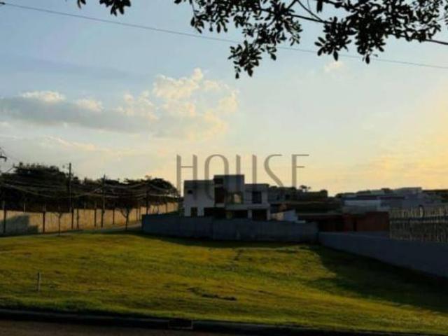 Terreno à venda em condomínio residencial em Sorocaba | 1000m² em Loteamento Fazenda Jequitibá | TE2