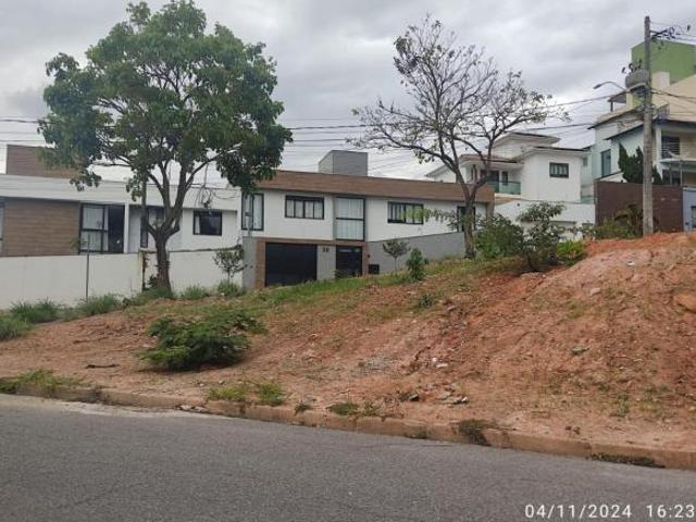 Terreno à venda em Cabral