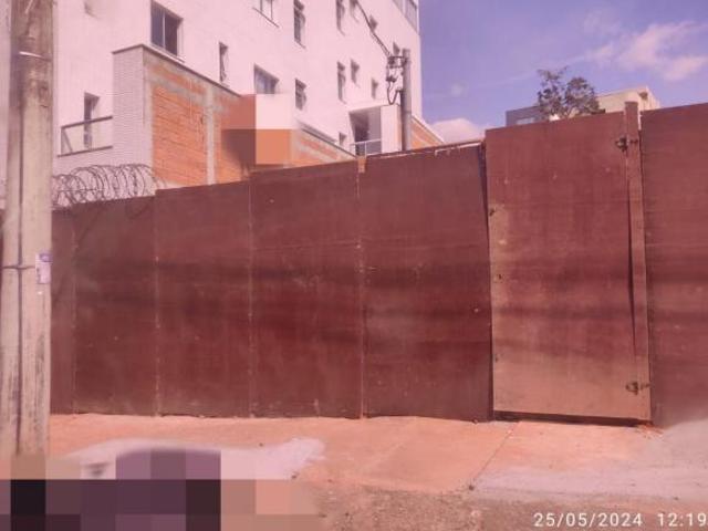 Terreno à venda em Cabral