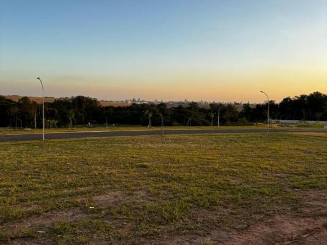 Terreno à venda em Campinas