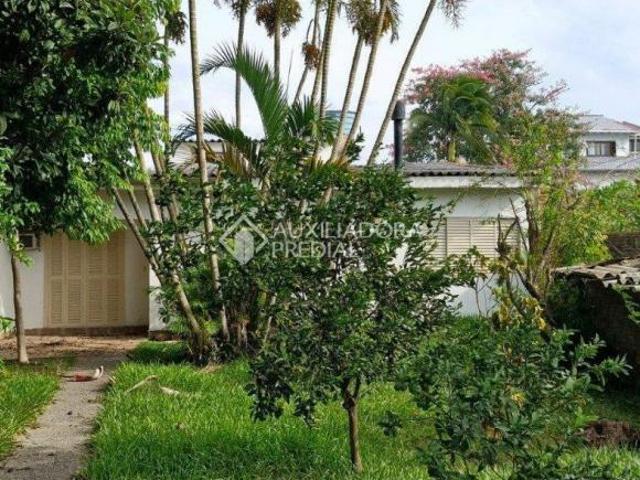 Terreno à venda, em Canoas, bairro Niterói, com 484m²