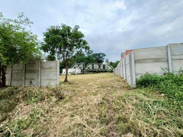 terreno à venda em Chácaras São Bento
