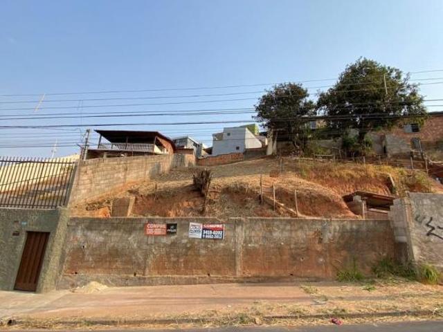 Terreno à venda em Alípio de Melo