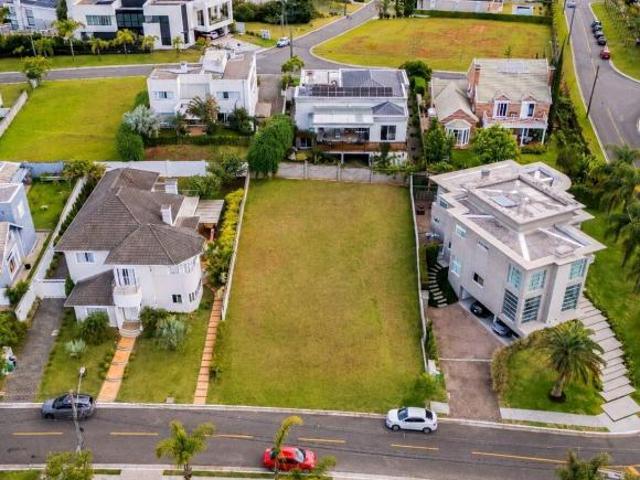 Terreno a venda em Alpahville Graciosa Residenci