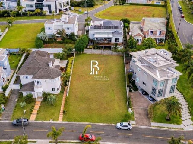 Terreno a venda em Alpahville Graciosa Residencial Parati 718m² R$ 1.850.0
