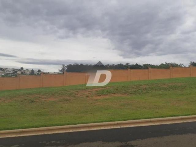 terreno à venda em Alphaville Dom Pedro 3