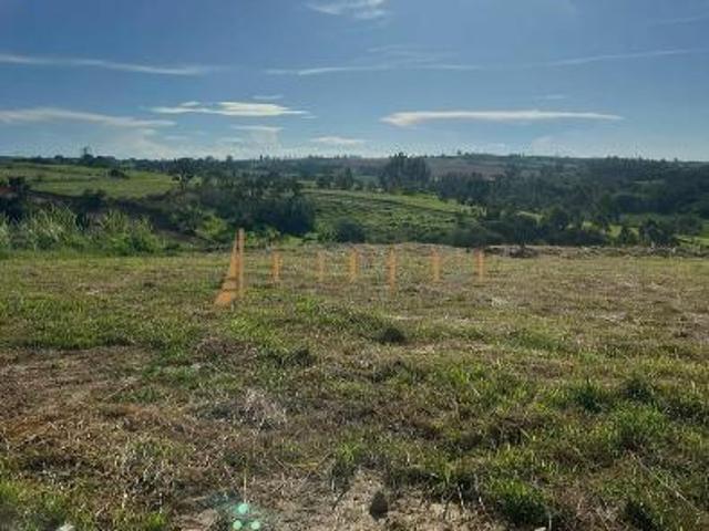 Terreno à venda em Araçoiaba da Serra, Barreirinho, com 1032 m²