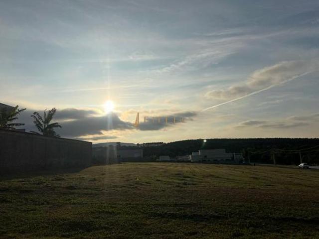 Terreno à venda em Araçoiaba da Serra, Condomínio Village Ipanema, com 1002.62 m²