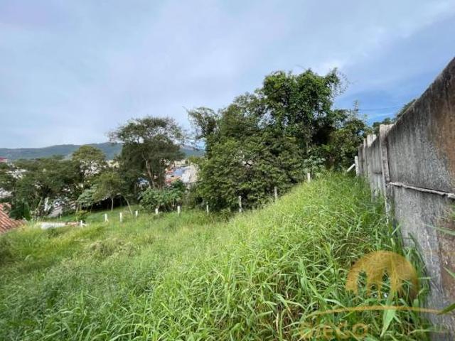 Terreno à venda em Atibaia com área de 290 m²
