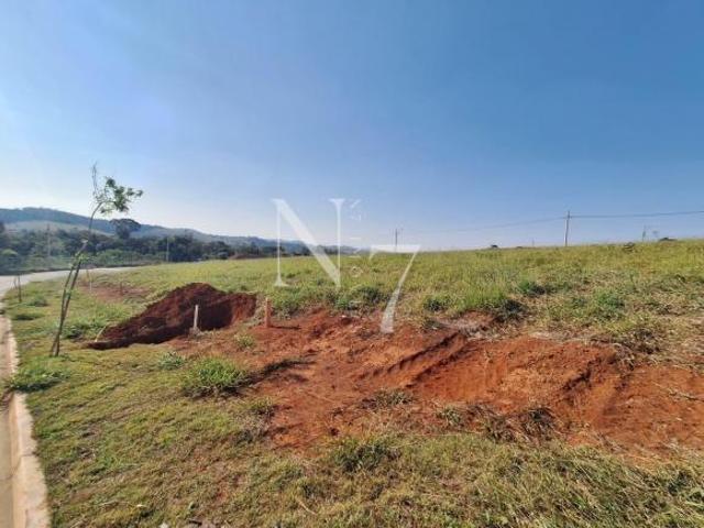 Terreno à Venda em Atibaia por R$350 mil