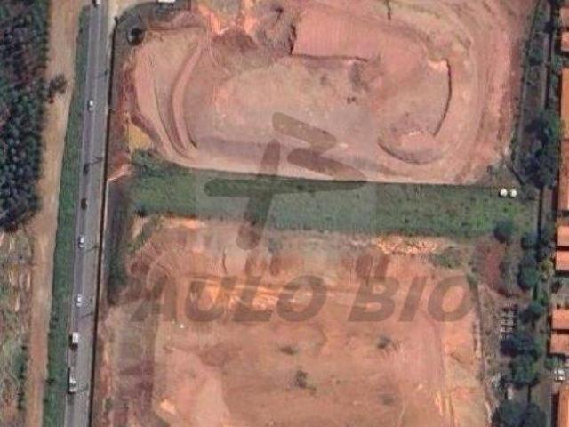 Terreno à venda em Bonsucesso
